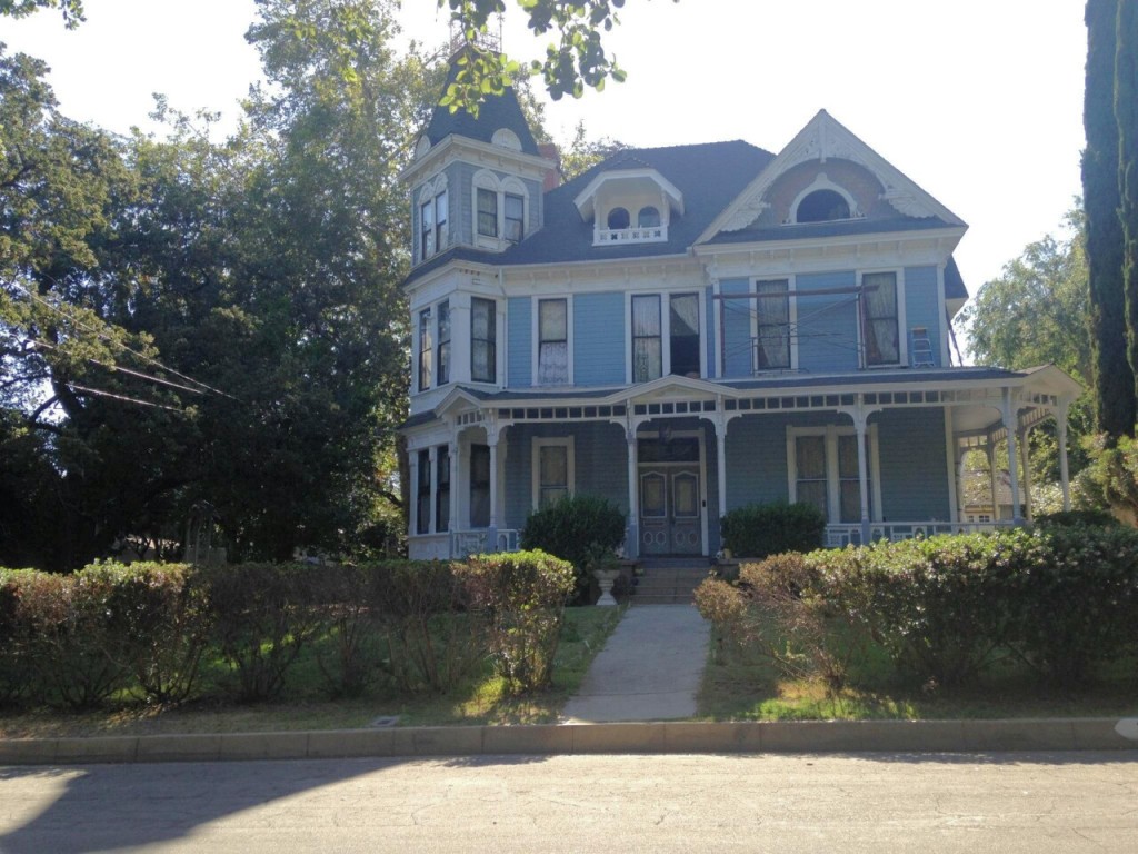 The Curator of Schlock #375: House – The Drunken Odyssey